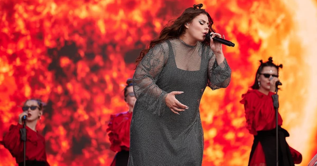 Солистка группы KAZKA поддержала Melovin и вслед за ним осуществила каминг-аут