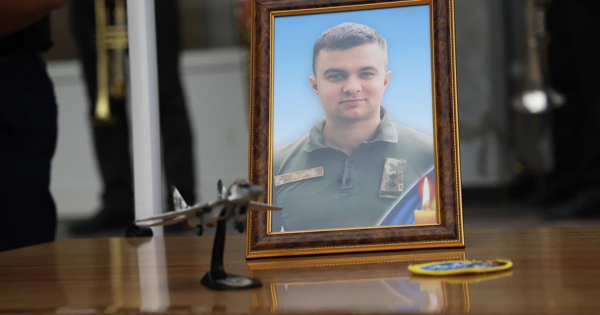 'Lord, anything but Mes'. In memory of Moonfish, fallen F-16 pilot