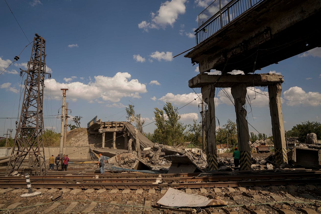 Battle for Pokrovsk: What’s at stake as Russian forces move within 3 km ...
